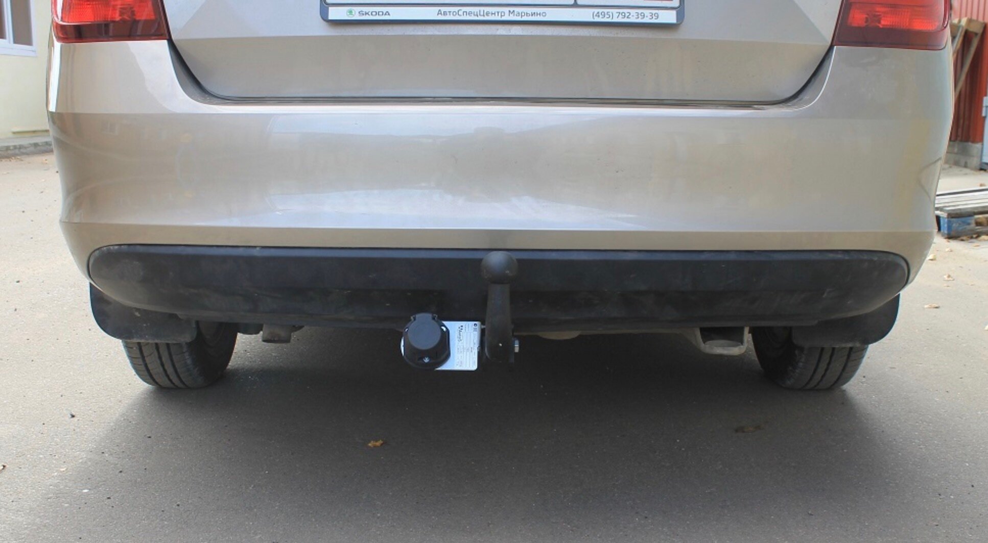 Фаркоп на SKODA RAPID (2014) (без электрики, паспорт/сертификат в комплекте) Автос. SK 11
