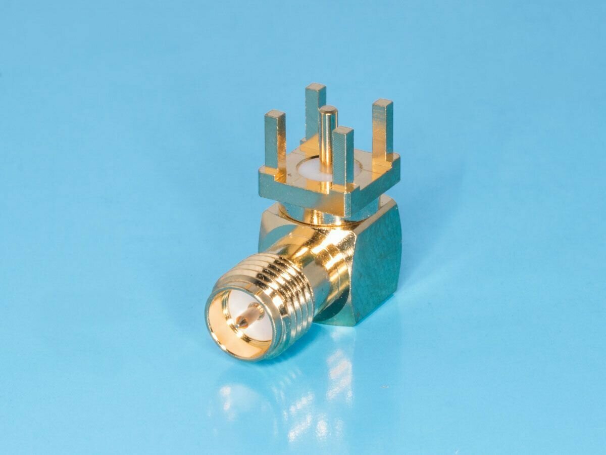 Разъем RP-SMA вилка на плату, прямой угол, позолоченный (RP-SMA-PR)