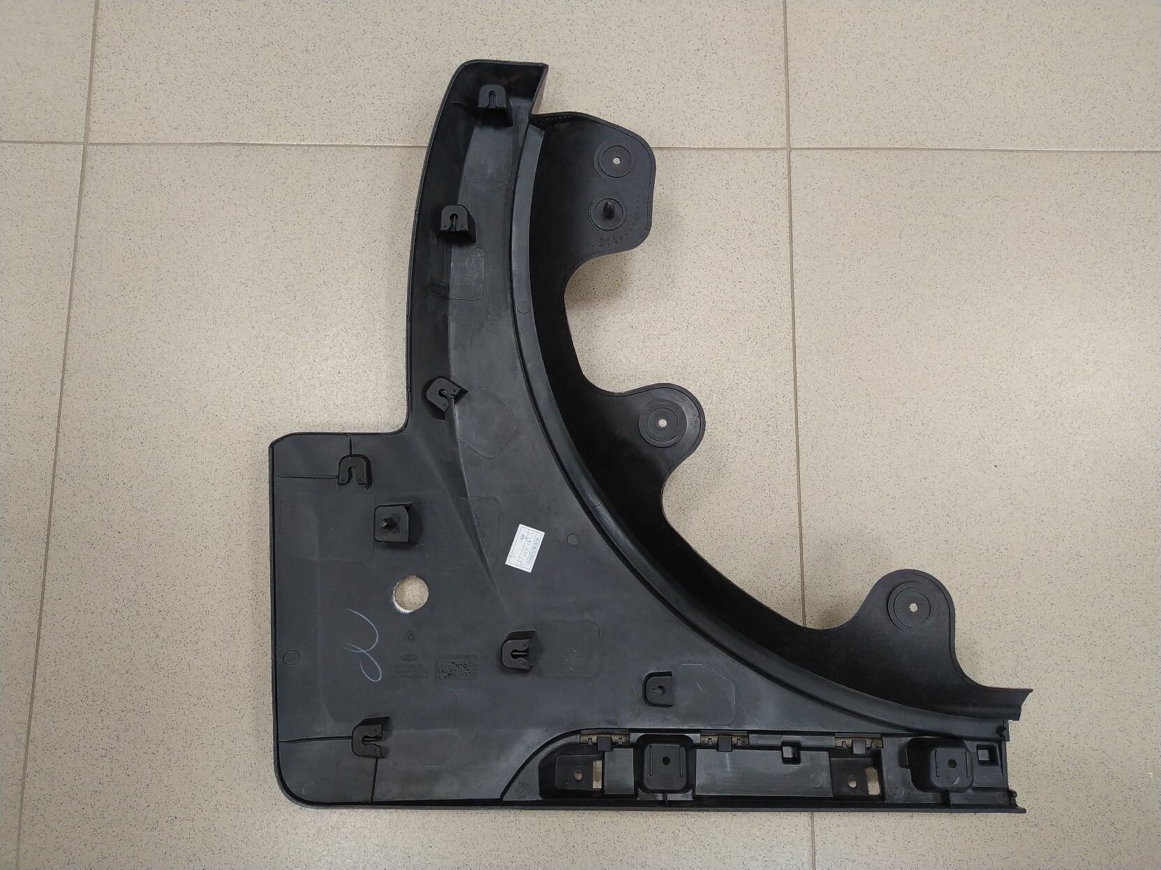Накладка крышки багажника правая Chery Tiggo 3 [2.0 16V CVT внедорожник] T115608062DQ