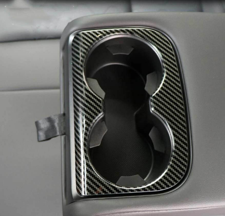 Карбоновые накладки на подстаканники для автомобиля Хавал Джолион Haval Jolion 2021 года выпуска