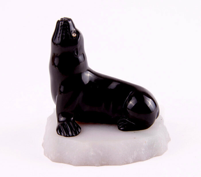 Фаберже. Статуэтка "Тюлень". Черный оникс, резьба, мрамор, позолота, сапфиры, House of Faberge. Конец XX века