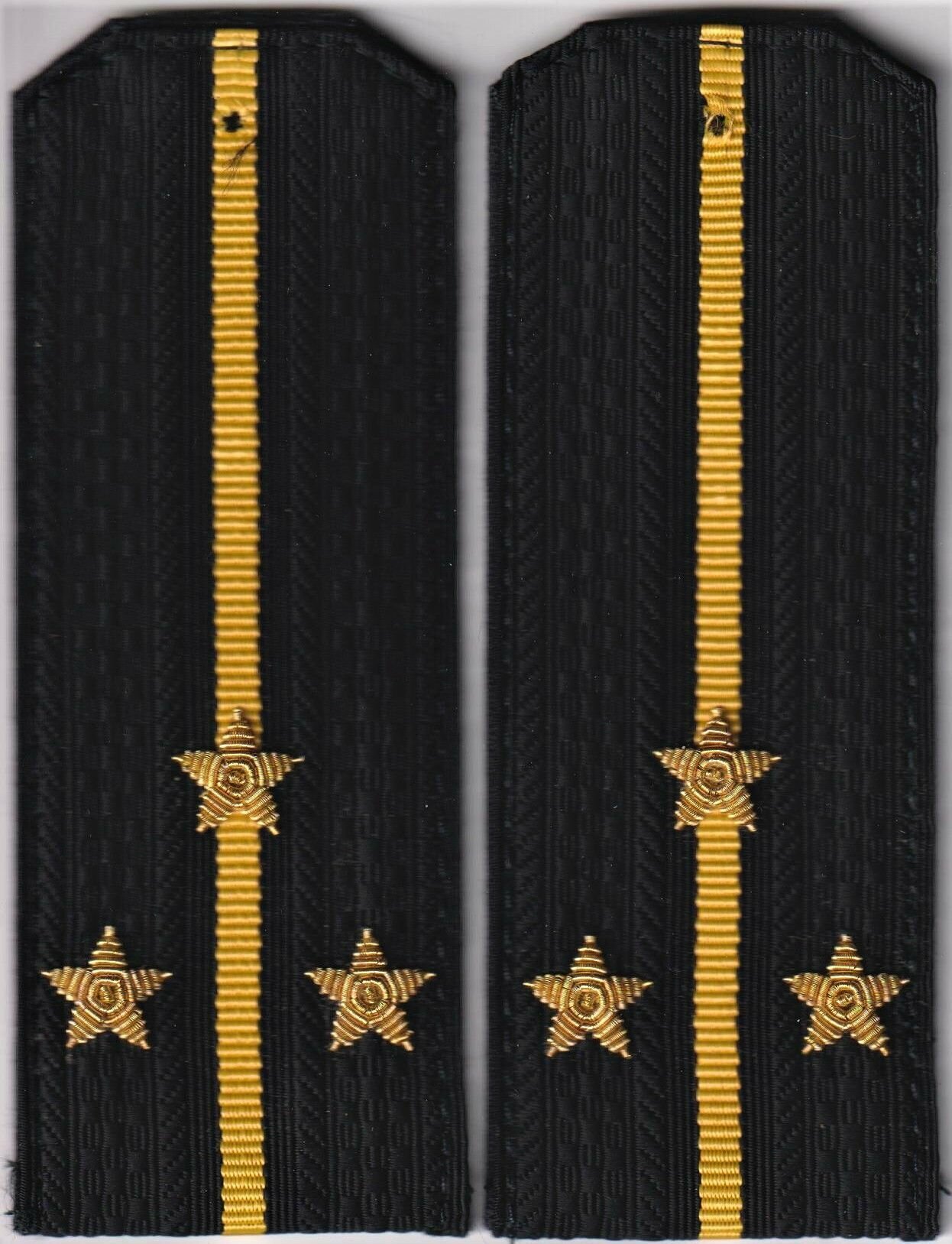 Погоны ВМФ чёрные с жёлтым просветом, старший лейтенант