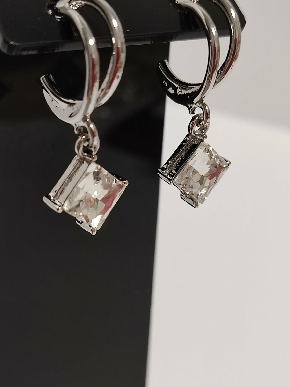 Серьги с подвесками, стекло