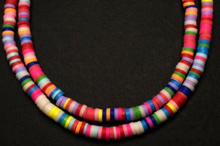 Бусины каучуковые плоские круглые 4х1мм, отверстие 1,8мм, разноцветный микс, 524-032, 1 нить (около 40 см, около 310шт)