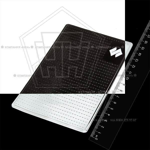 Коврик панели приборов sw suzuki противоскользящий с мал. эмблемой 150*90*3мм