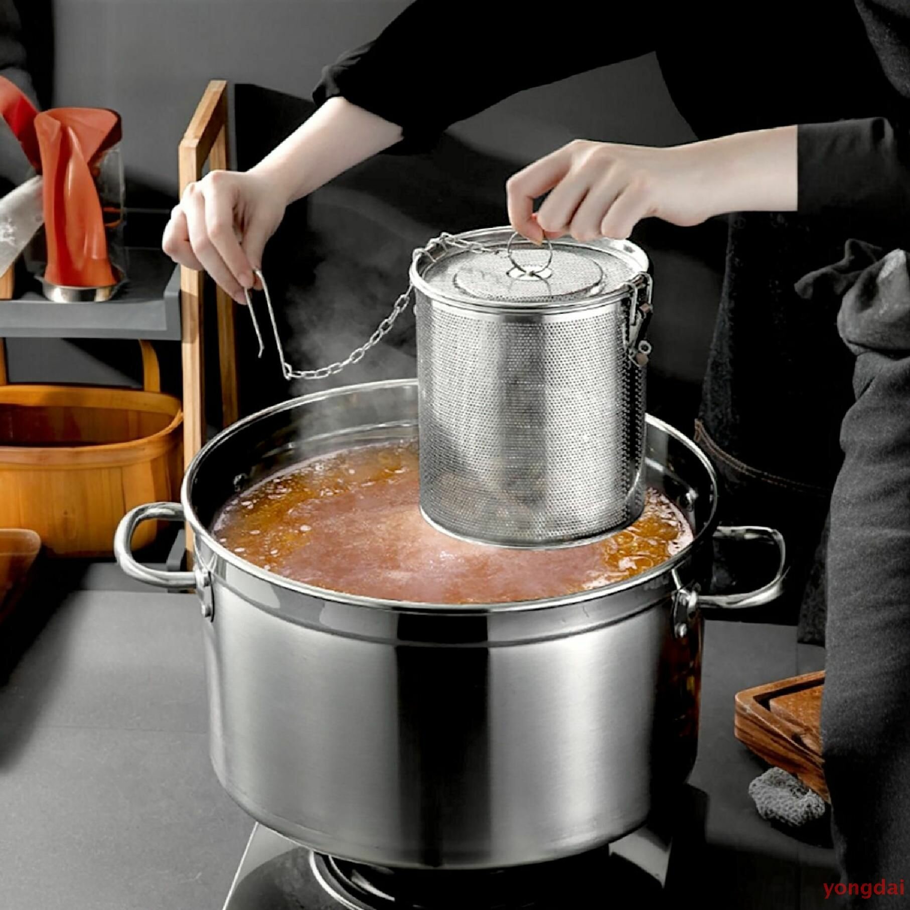Универсальное сито из нержавеющей стали для бульона, чая и травяных настоев с удобной крышкой и цепочкой, кухонный аксессуар для приготовления напитков и бульонов