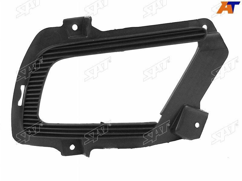 . SAT Оправа ПТФ для KIA RIO 09-11 правая