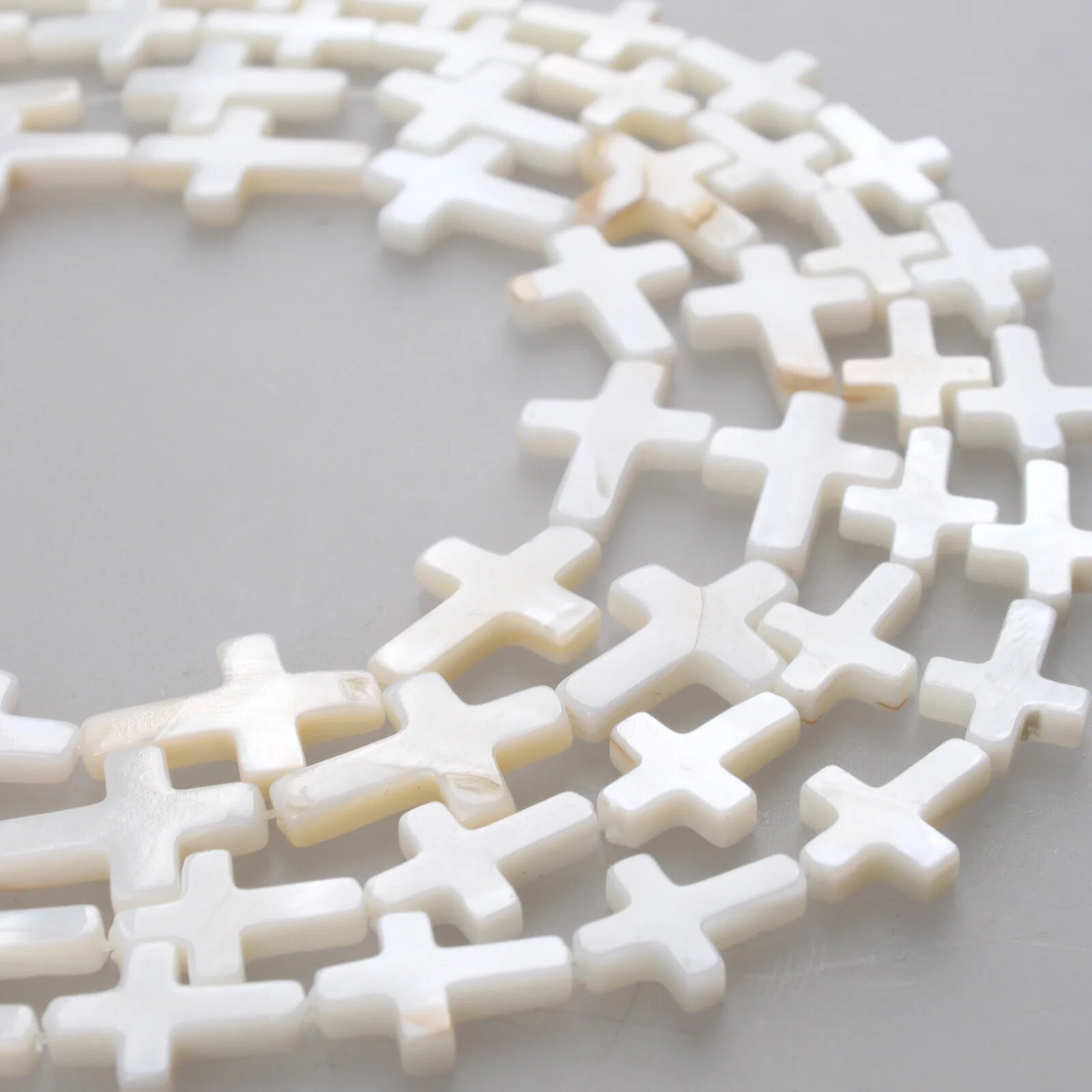 Бусины из ракушек белый перламутр крест 10*14 13*18 мм 10x14mm 26beads