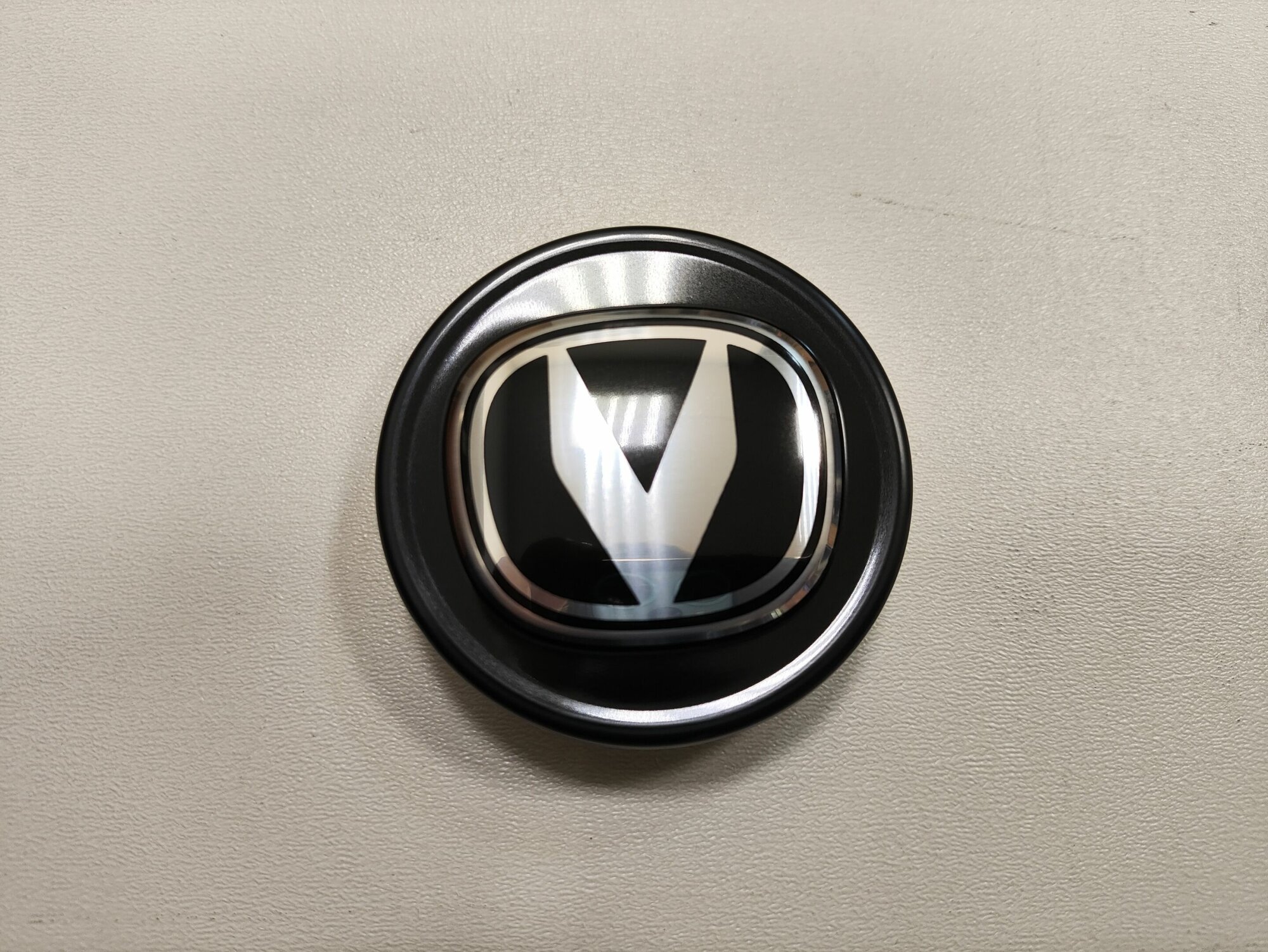 Колпак ступицы (литой диск) Changan UNI-V [1.5 16V 7AMT лифтбэк Turbo] C281F2602060401