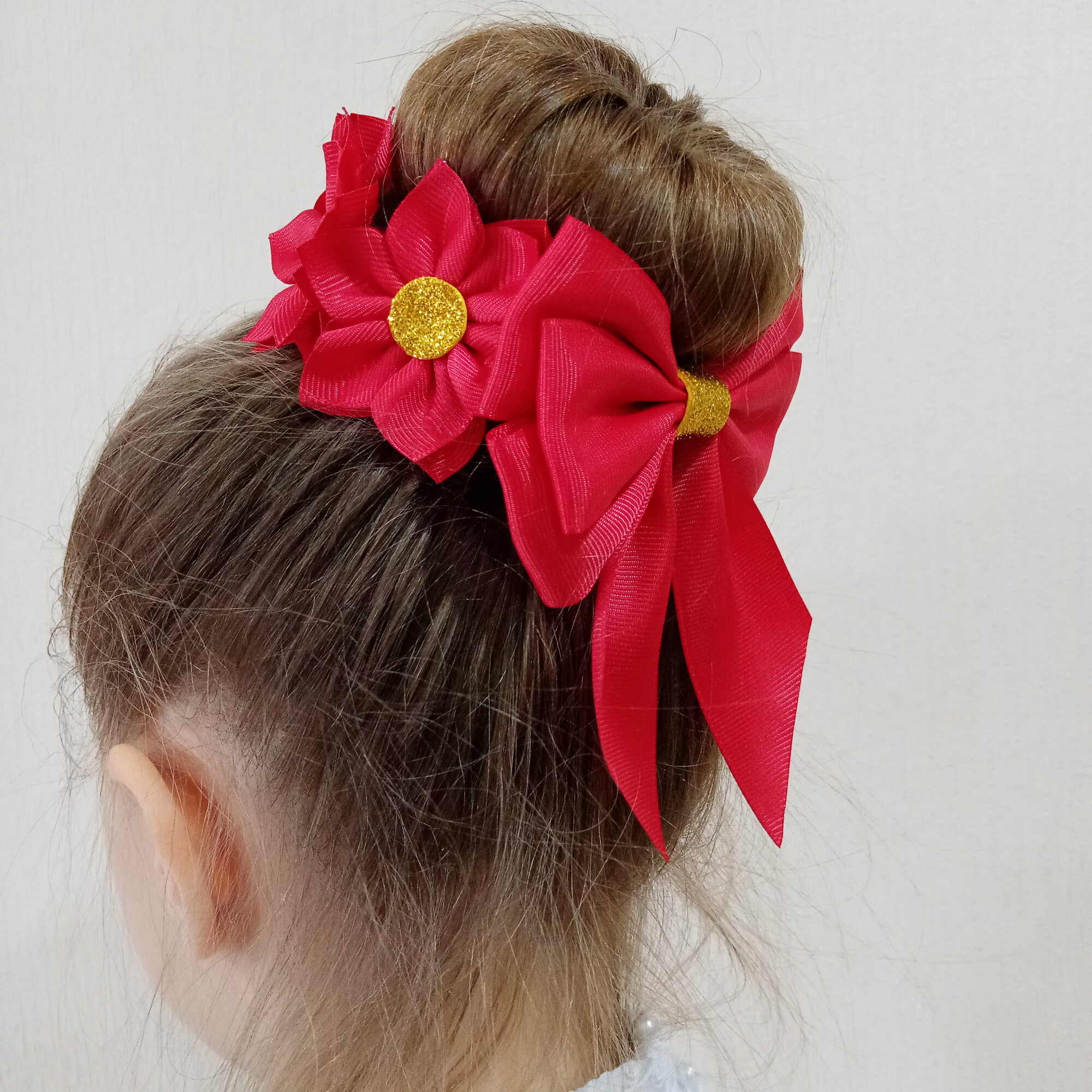 Резинка для волос на пучок "Красная с бантом", базовая коллекция, для девочек, ручная работа, 1 шт