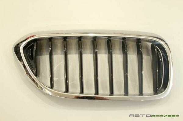 Декоративная решетка Левая Передняя BMW 5 G30 G31 G38 51137383519