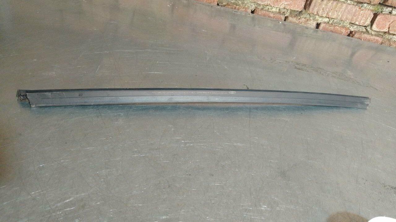 Молдинг двери задней левой Audi A6 C5 (1997 - 2001)