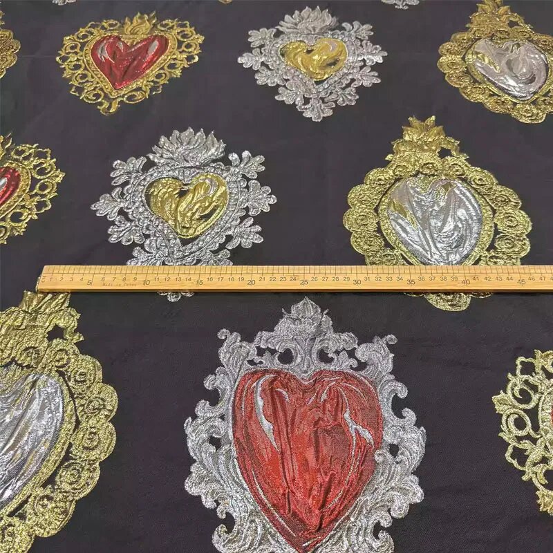 Полиэстерная парча "Сакральное сердце", золотистая нить 145x150cm