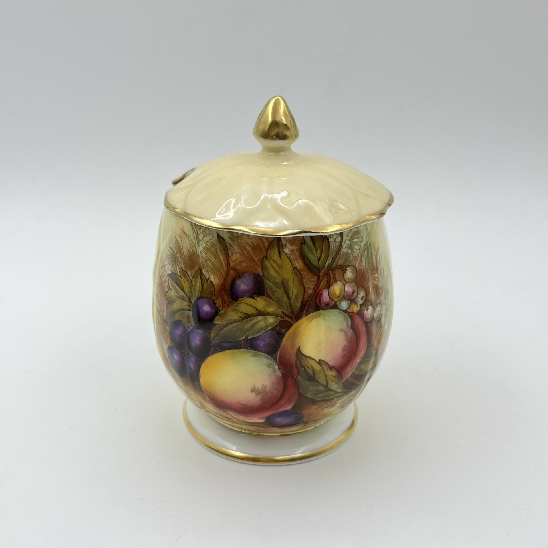 Баночка для варенья и желе, украшенная изображением ягод, узор "Orchard Fruit Gold"