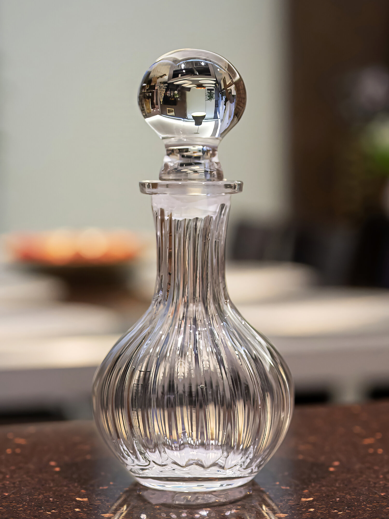 Стеклянный графин с пробкой для вина, водки, коньяка 250 мл. рифленка Неман 3109/0.25 л