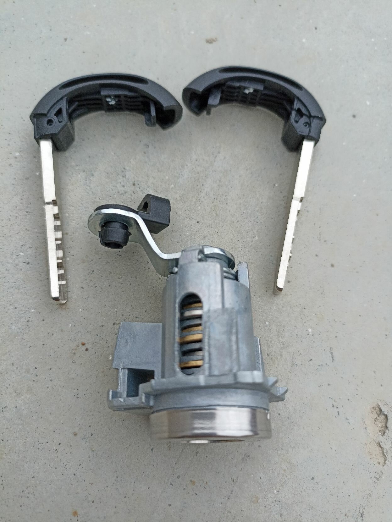 Набор два ключа + личинка Chery Tiggo 5 (2014-2016) [2.0 16V 5MT внедорожник] T216105350BA