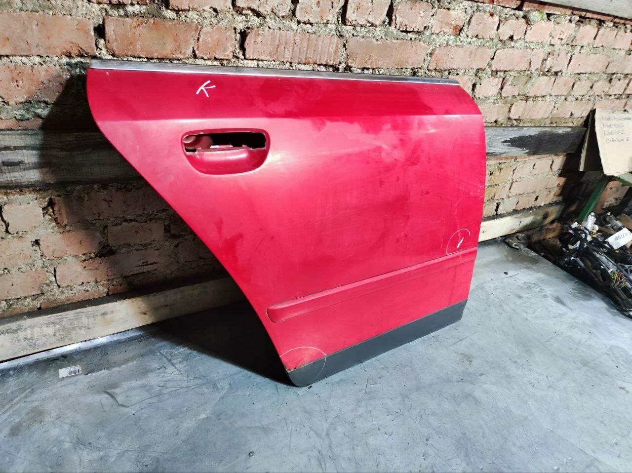 Дверь задняя правая Audi A4 B6 (2000 - 2006) 8E0833052