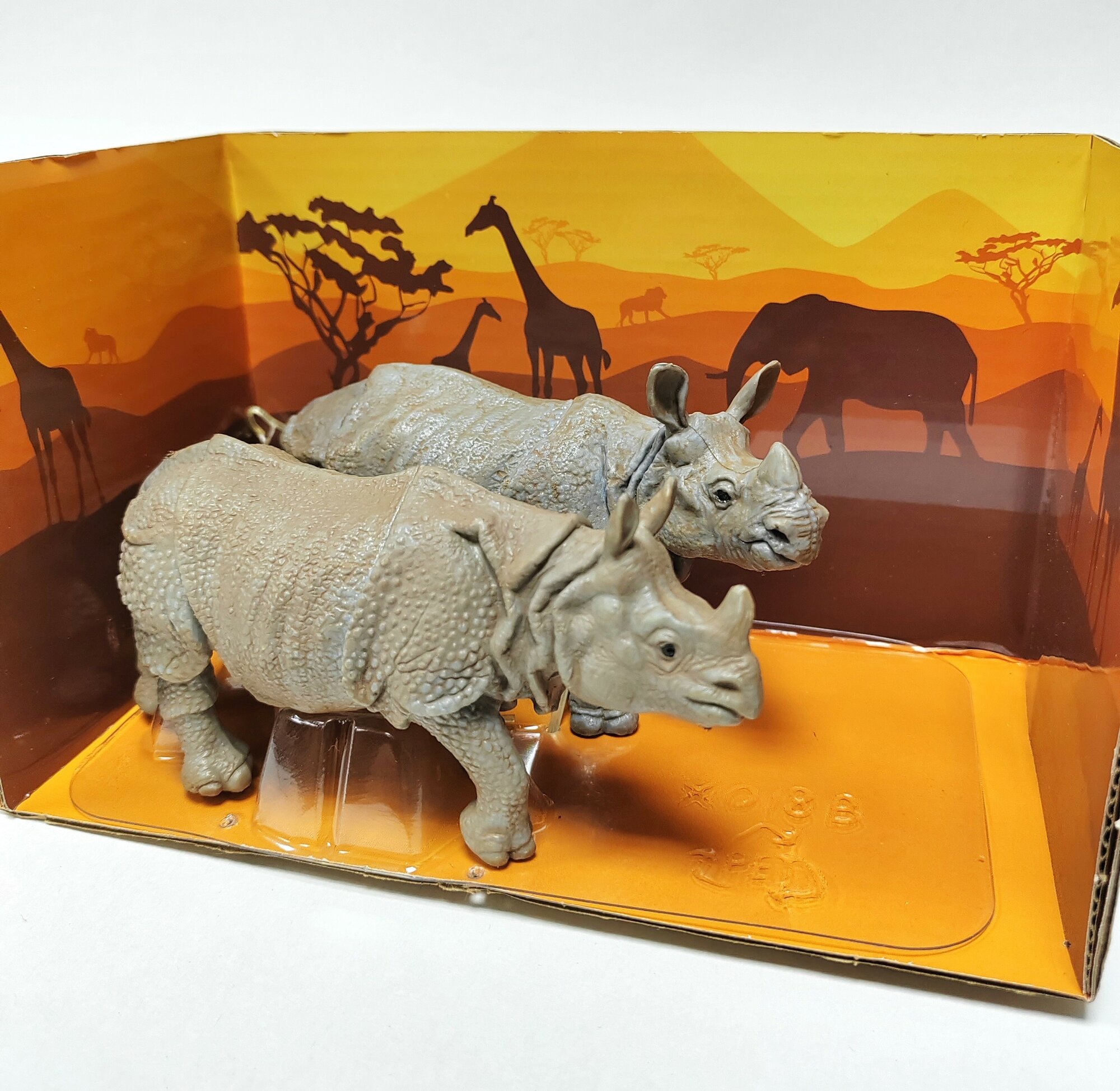 Набор животных Носороги 2 шт