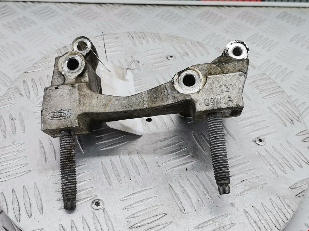 Кронштейн (крепление лапа) двигателя Ford Focus 1 XS4Q6030BC арт. 2035122