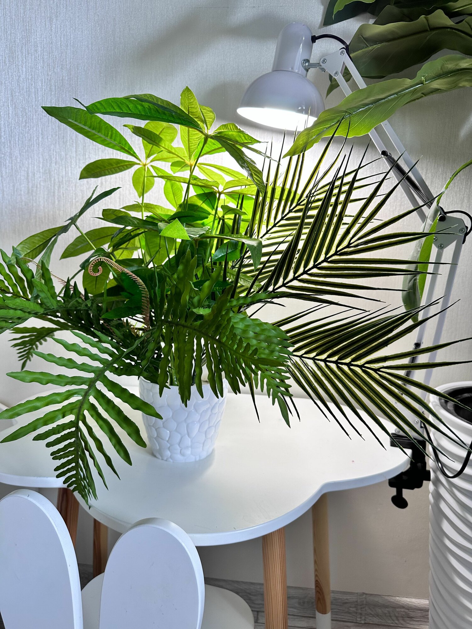 Монстера и папоротник. Искусственная зелень в горшке высота вместе с кашпо-45 см