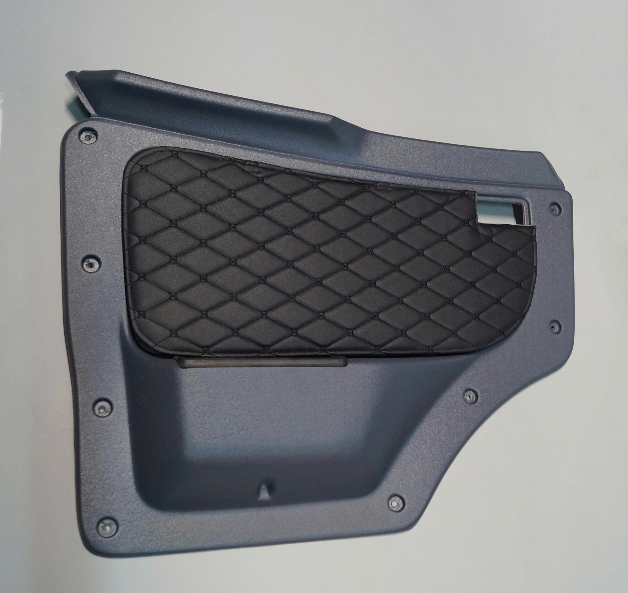 Вставки в дверные карты для автомобилей 3302, 2310, Валдай, чёрный ромб