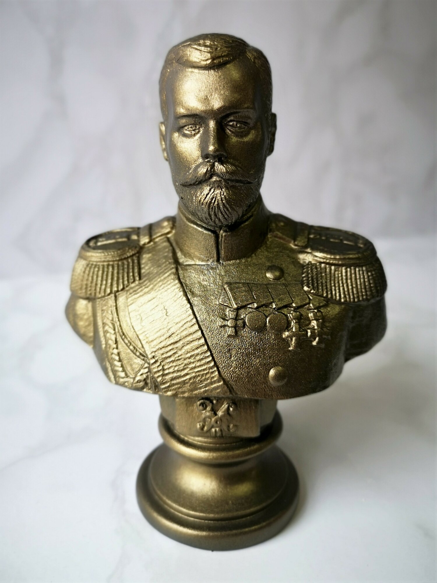 Статуэтка Бюст политический деятель Николай II второй. Высота 14см. Гипс. Цвет бронза. Подарок руководителю в кабинет, учителю истории на день рождения, мужчине на юбилей.