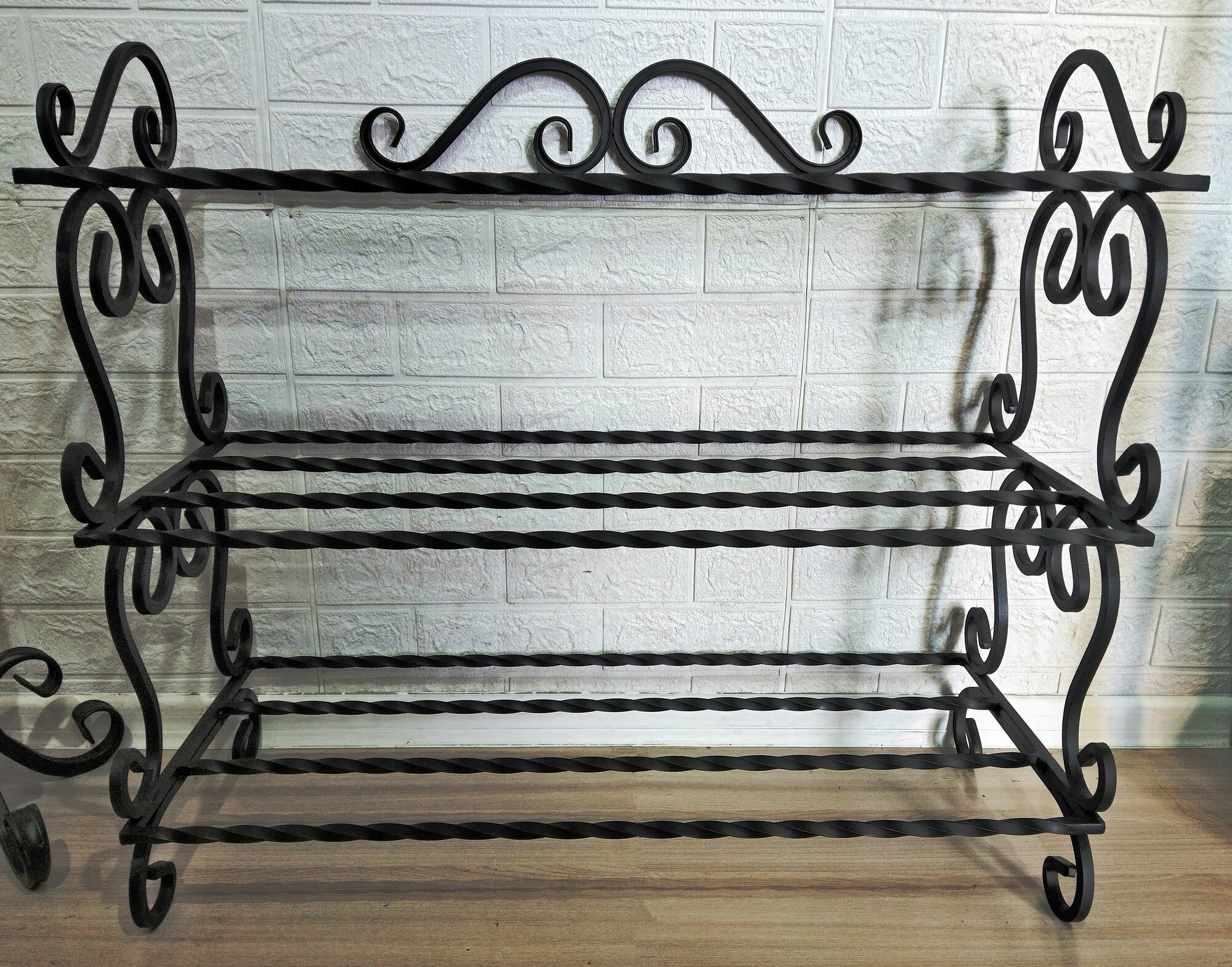 Обувница кованая трехъярусная