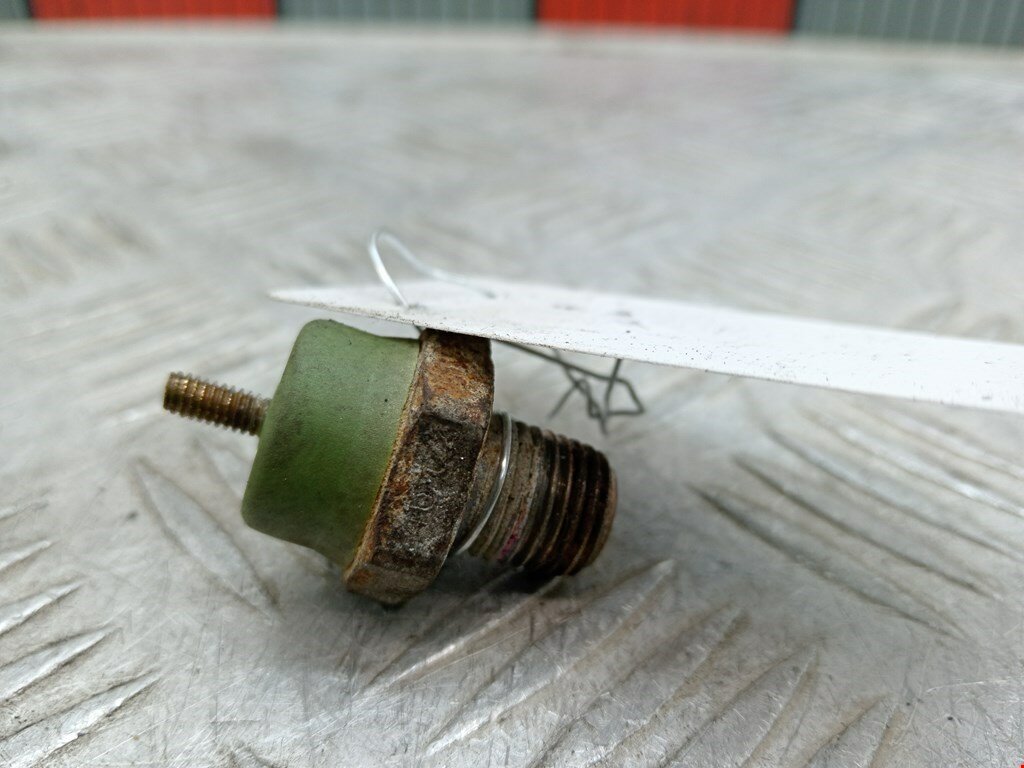 Датчик давления масла Ford Fiesta 5 98FB9278AA арт. 2201693