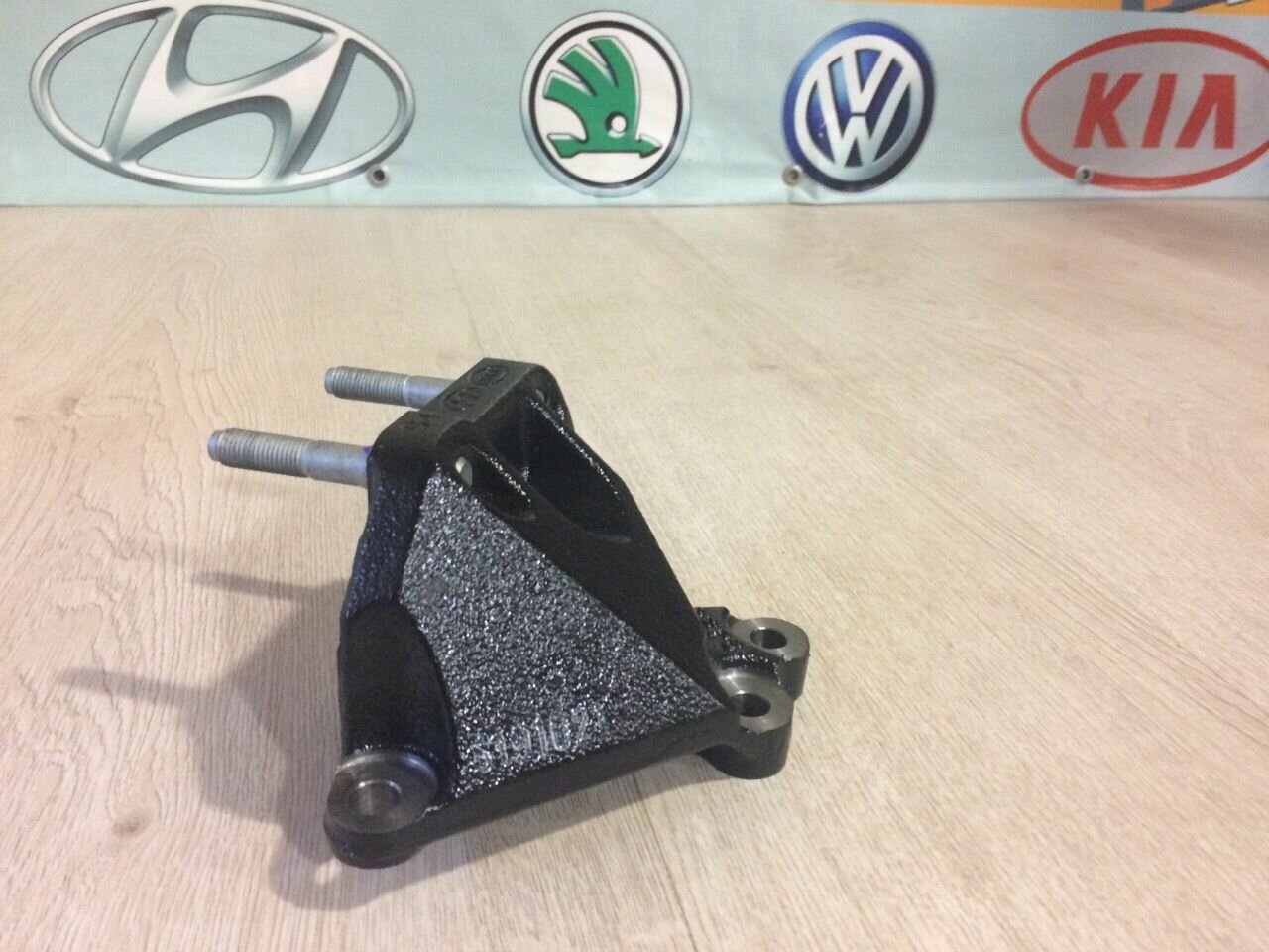 Кронштейн подушки двигателя правый Солярис Рио 3 2011-2017гг