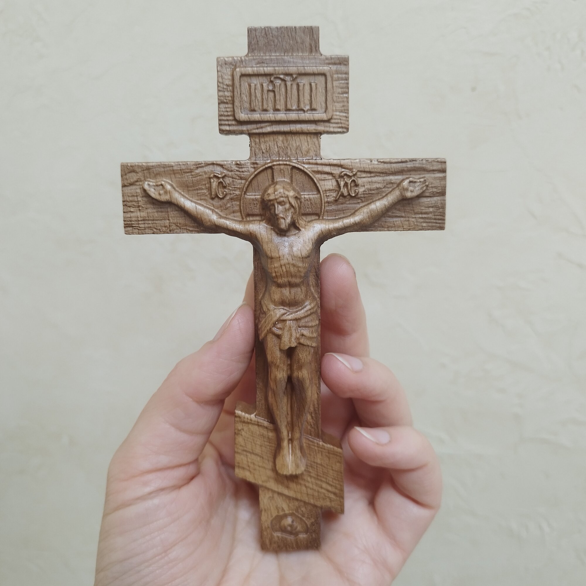 Распятие "Иисус Христос", натуральное дерево бук, крест резной, 15 см x 8,5 см