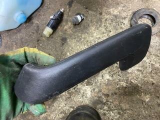 Ручка обшивки двери Lada Granta 1 поколение 1.6 11183 2014 задн. прав. (б/у)