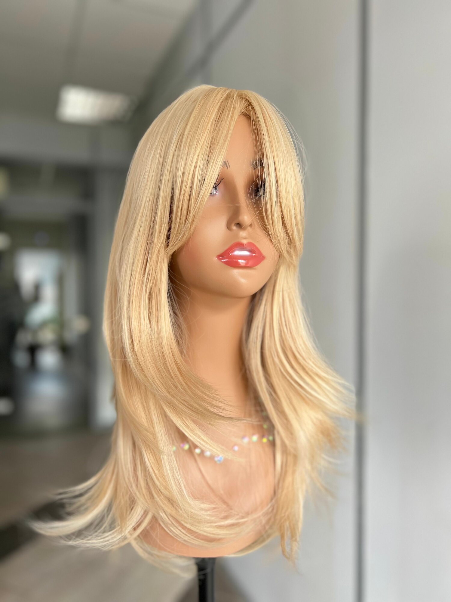 Парик из термоволокна каскад ONLYSHAIR платиновый