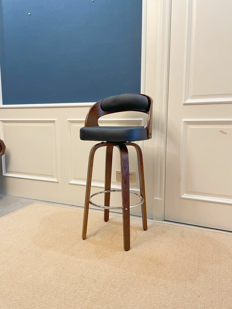 Барные стулья с поворотной высотой стойки и мягким сиденьем и спинкой из искусственной кожи