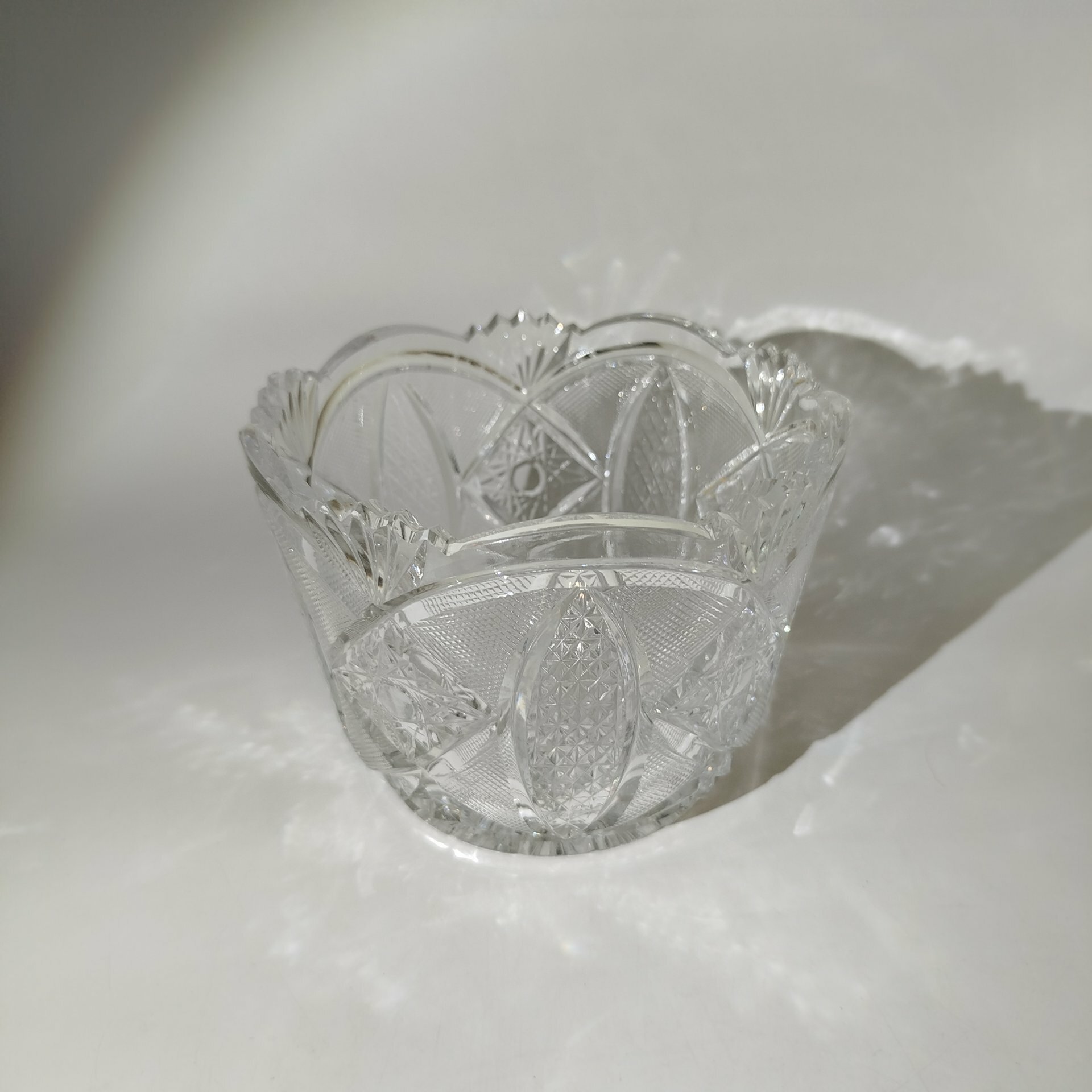 Конфетница с резным декором, хрусталь, гранение, СССР, 1970-1980 гг.