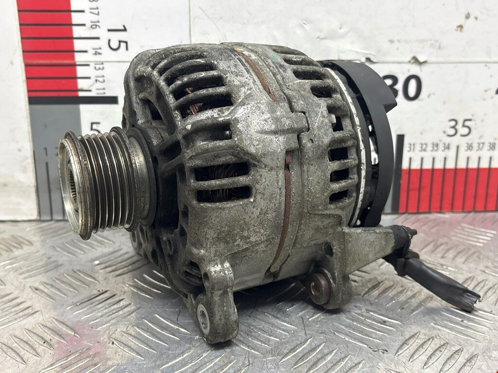 Генератор Seat Altea 06F903023F арт. 2264034