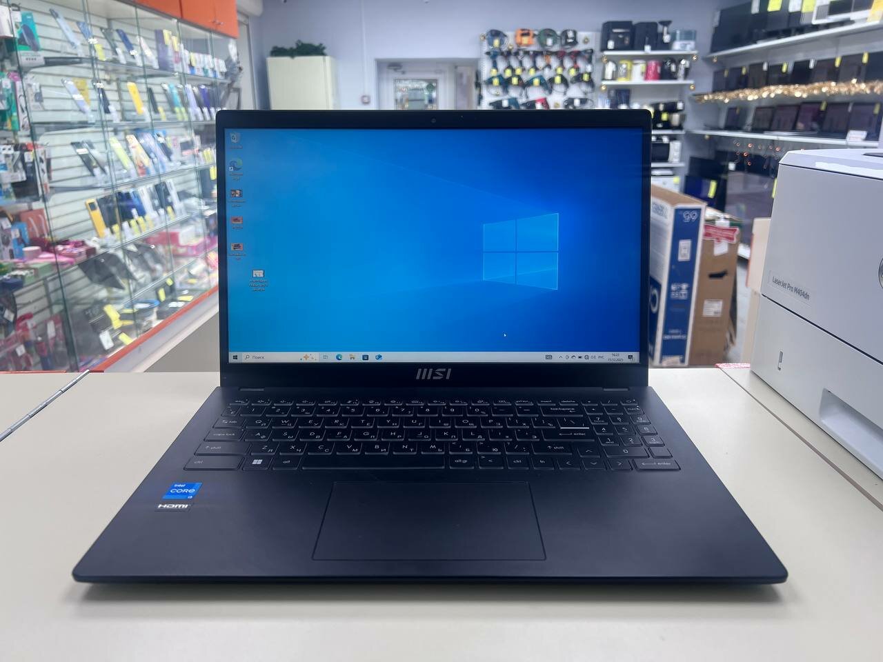 15.6" Ноутбук MSI Modern 15 B12M-211RU/ Intel Core i3-1215U/RAM8 ГБ/SSD256 ГБ/Intel UHD Graphics. Уценка Б/у