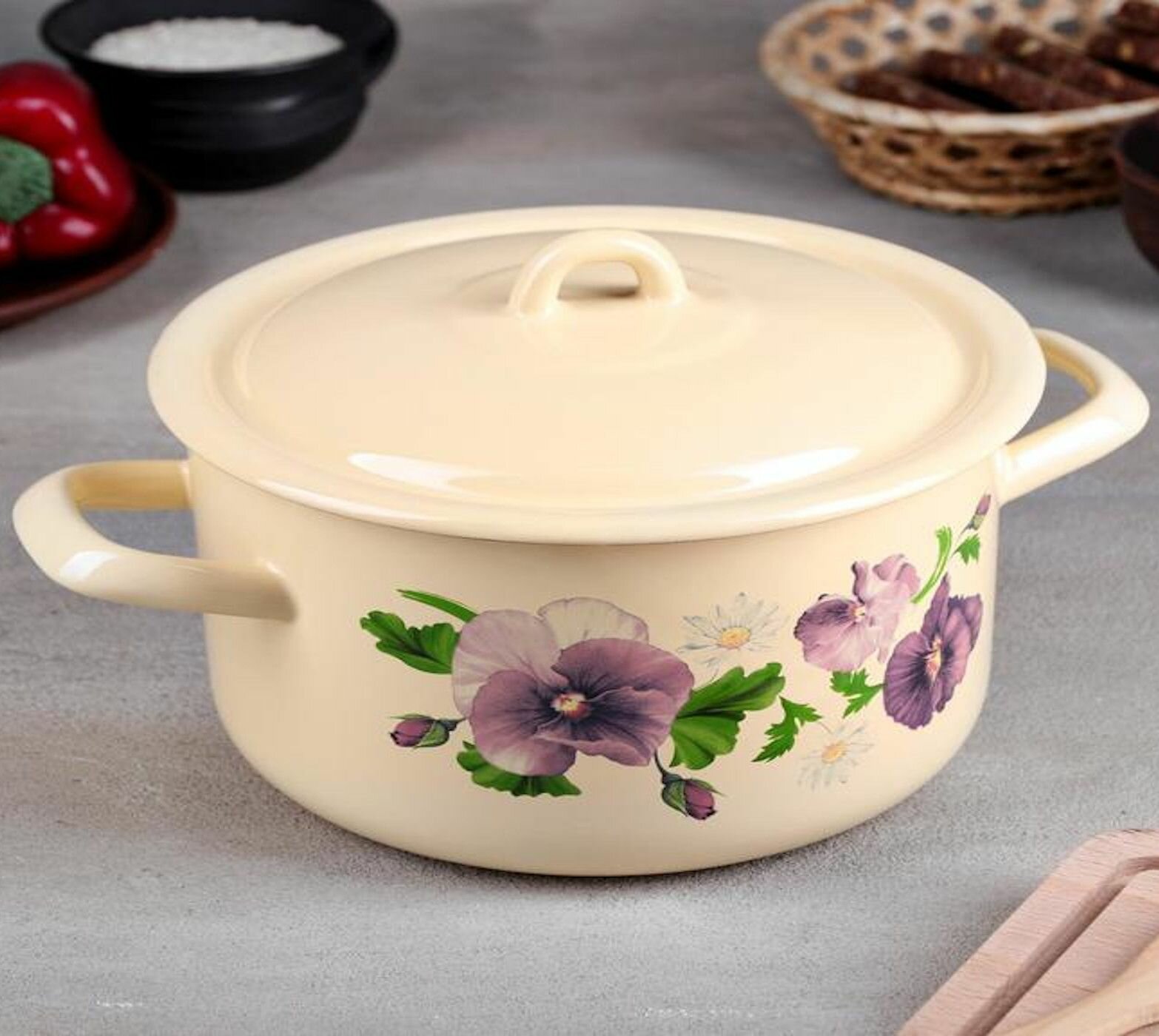 Кастрюля эмалированная 2 л с рисунком Анютины глазки