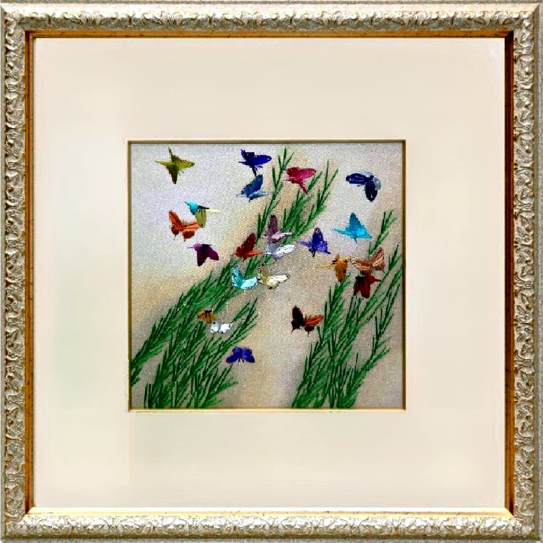 Декоративная настенная картина Живой Шелк Бабочки, вышивка шелком ручной работы с 3D эффектом, см 42х42х3/багет+паспарту