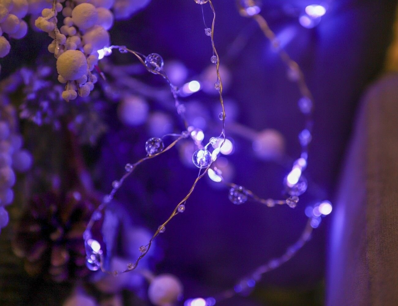 Светодиодная гирлянда, 2 м, 20 фиолетовых микро LED-огней, серебряная проволока, контроллер, батарейки, IP20, Serpantin