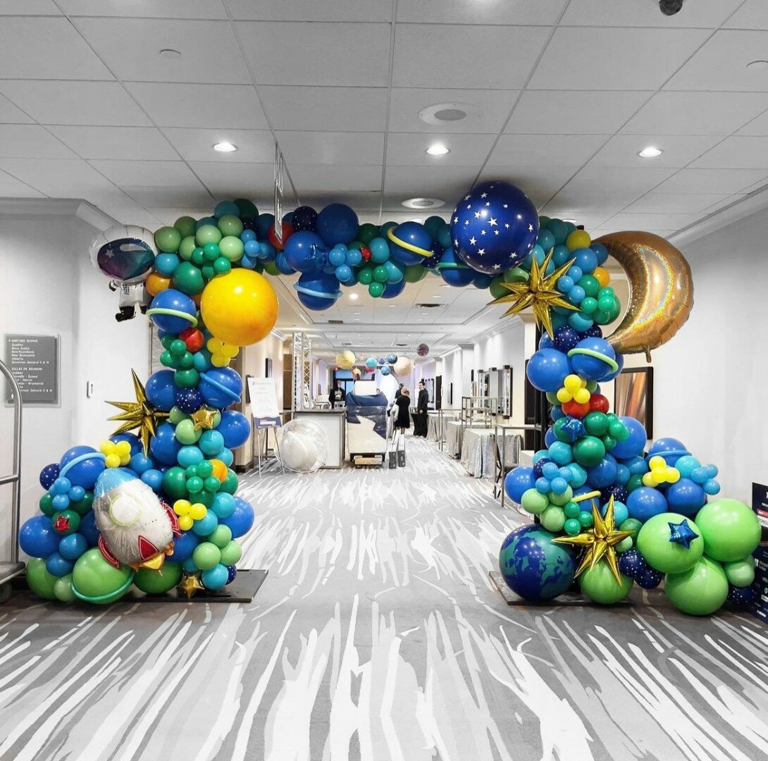 Арка из воздушных шаров "Космическая"