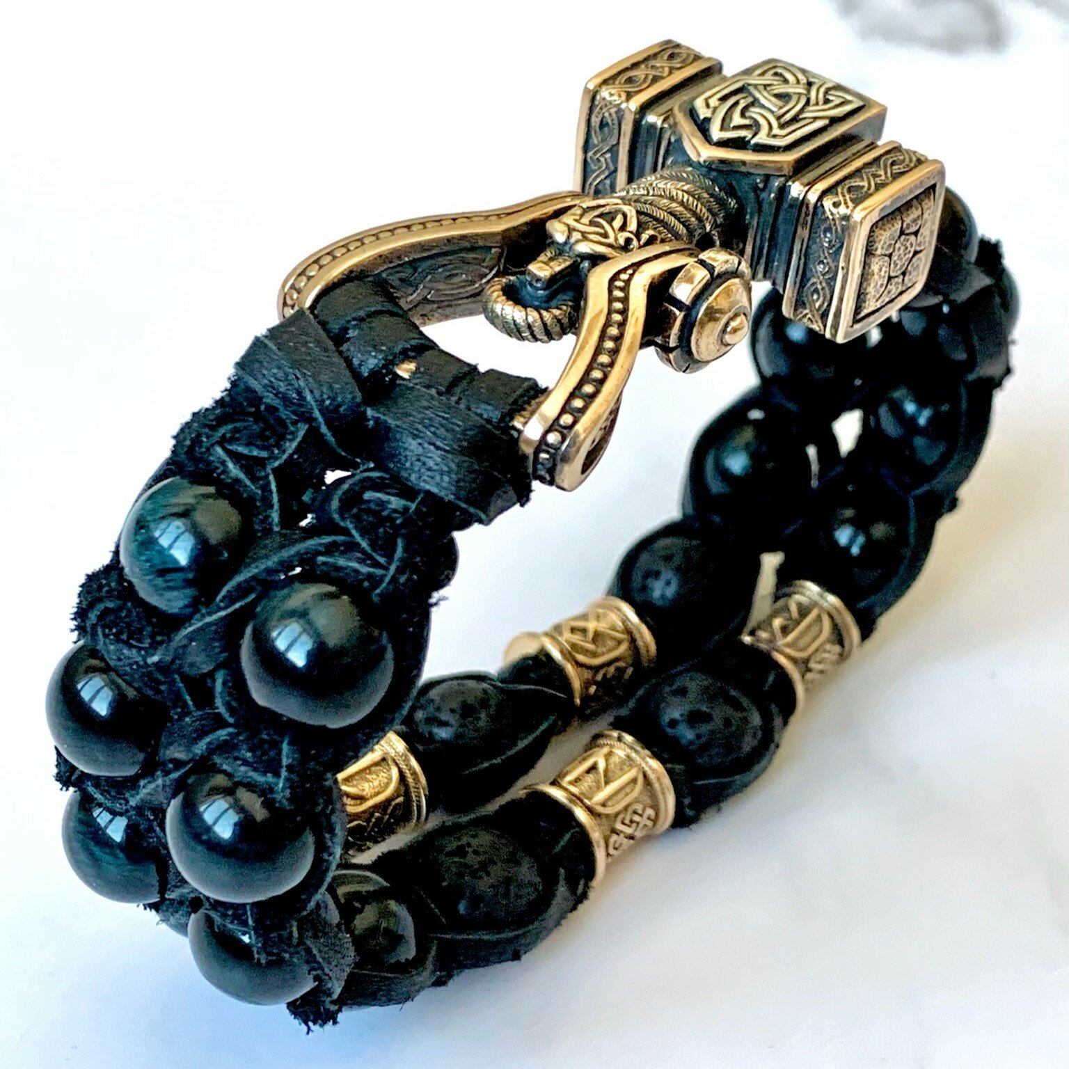 Плетеный браслет, соколиный глаз