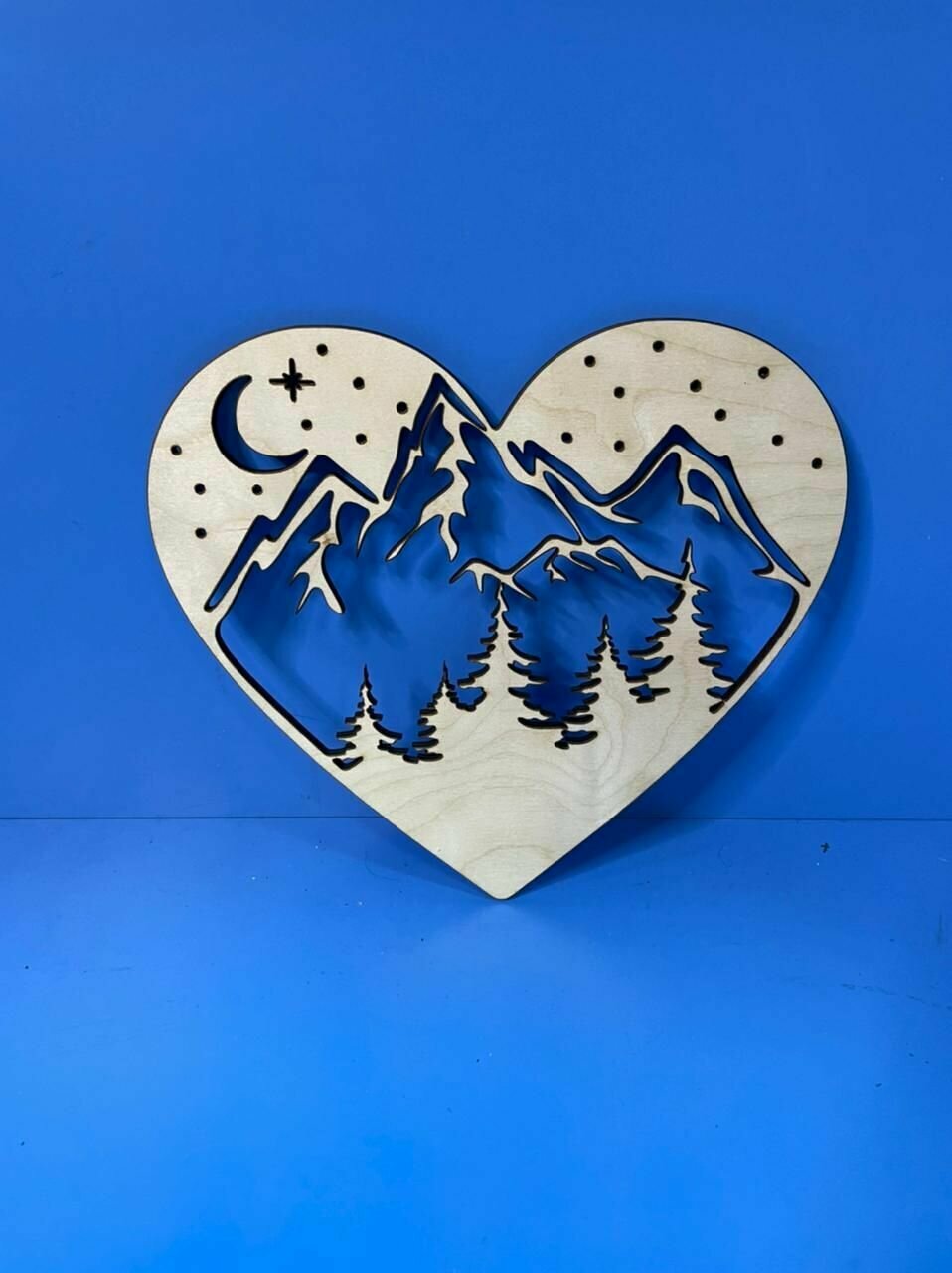 Заготовка "Сердце с горами" 40*45 см для дизайна, декора настенного панно, раскрашивания, рисования, декупажа, творчества, поделок своими руками.