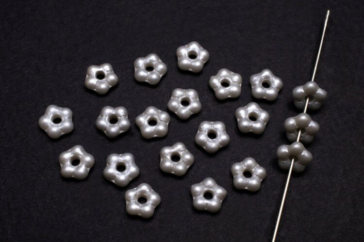 Бусина Flower 5мм, отверстие 1мм, цвет 02010/29320 Alabaster/Pastel Grey, 733-104, 20шт