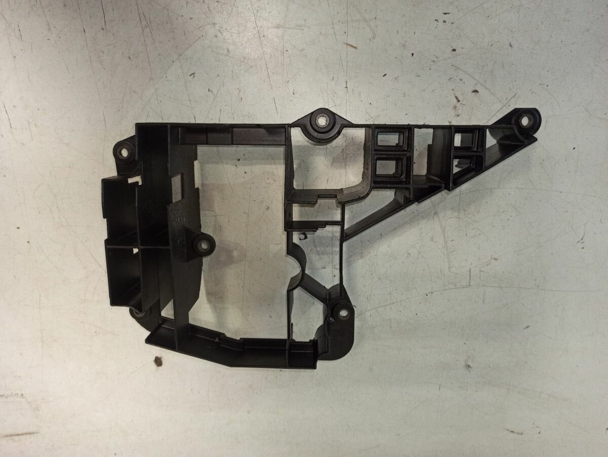 Маслоотражатель 3,2 AUK BKH Audi A4 8K A6 4F A8 D3 06E103138B