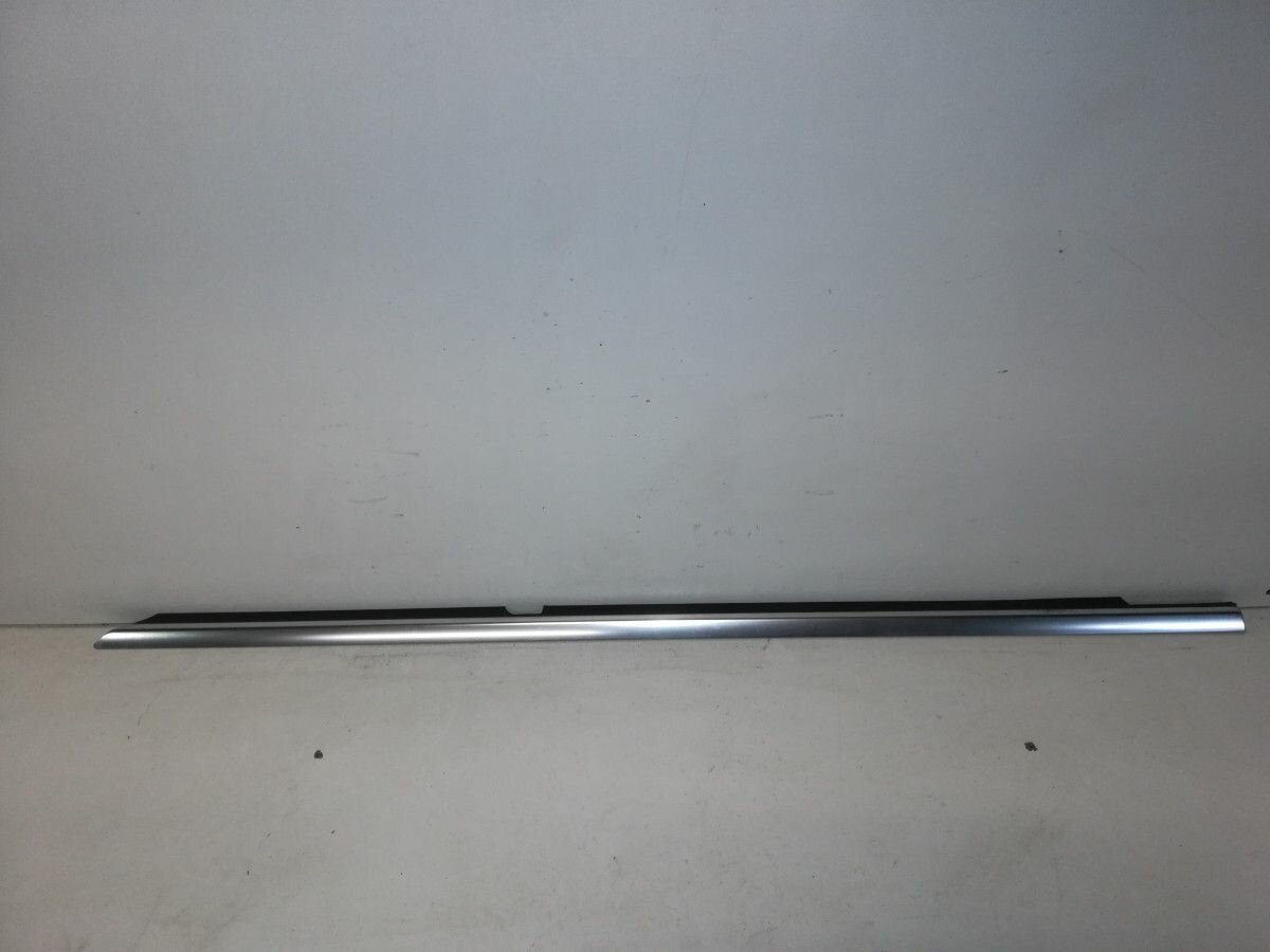 Молдинг стекла двери задний Mercedes ML GLE W166 A1667350465