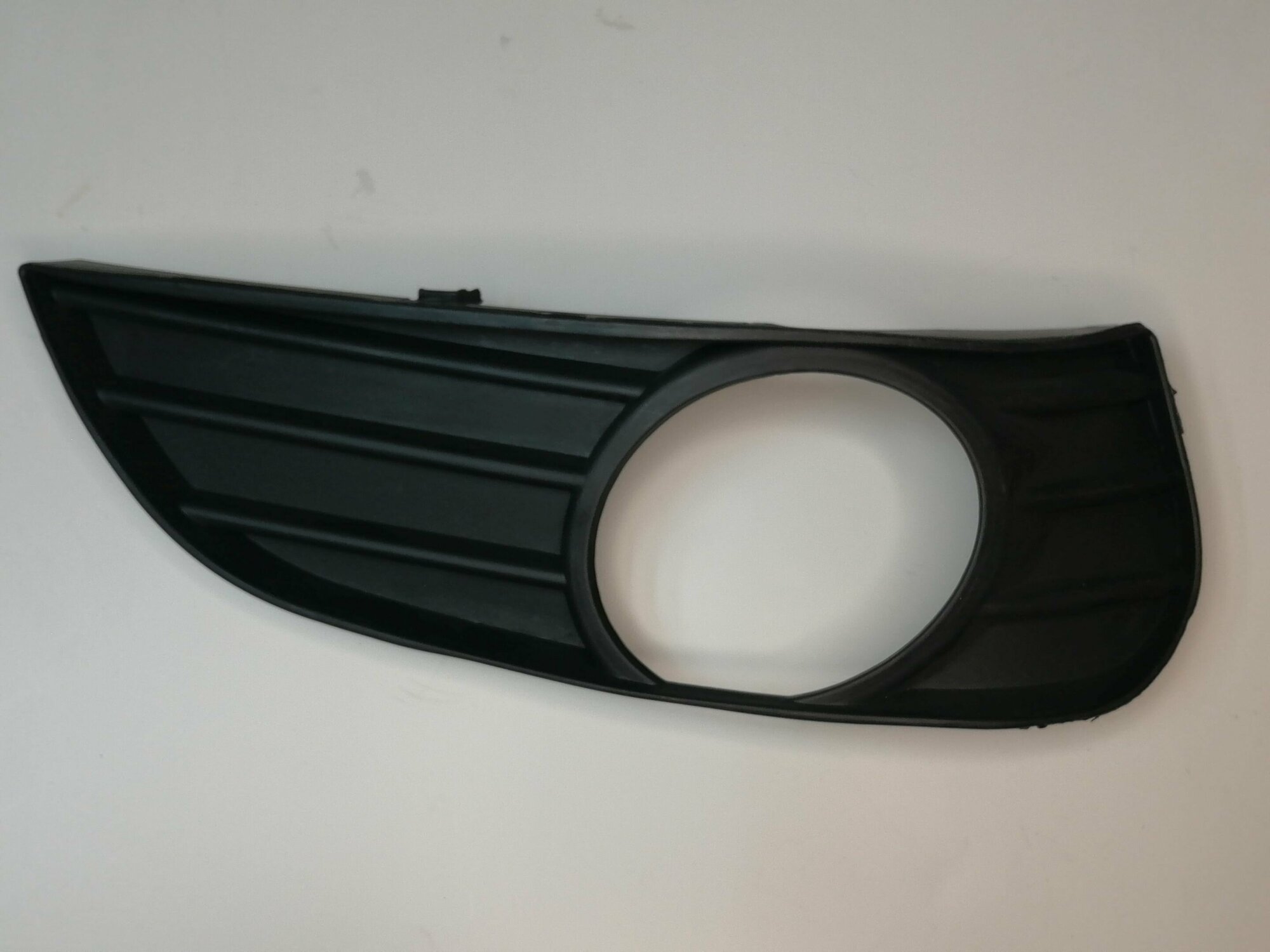 Решетка фары противотуманной правая Geely MK рестайлинг (2009+) [1.5 16V 5MT седан] 101800611401