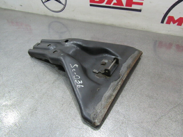 Кронштейн крыла передний оси правый Scania P, G, R