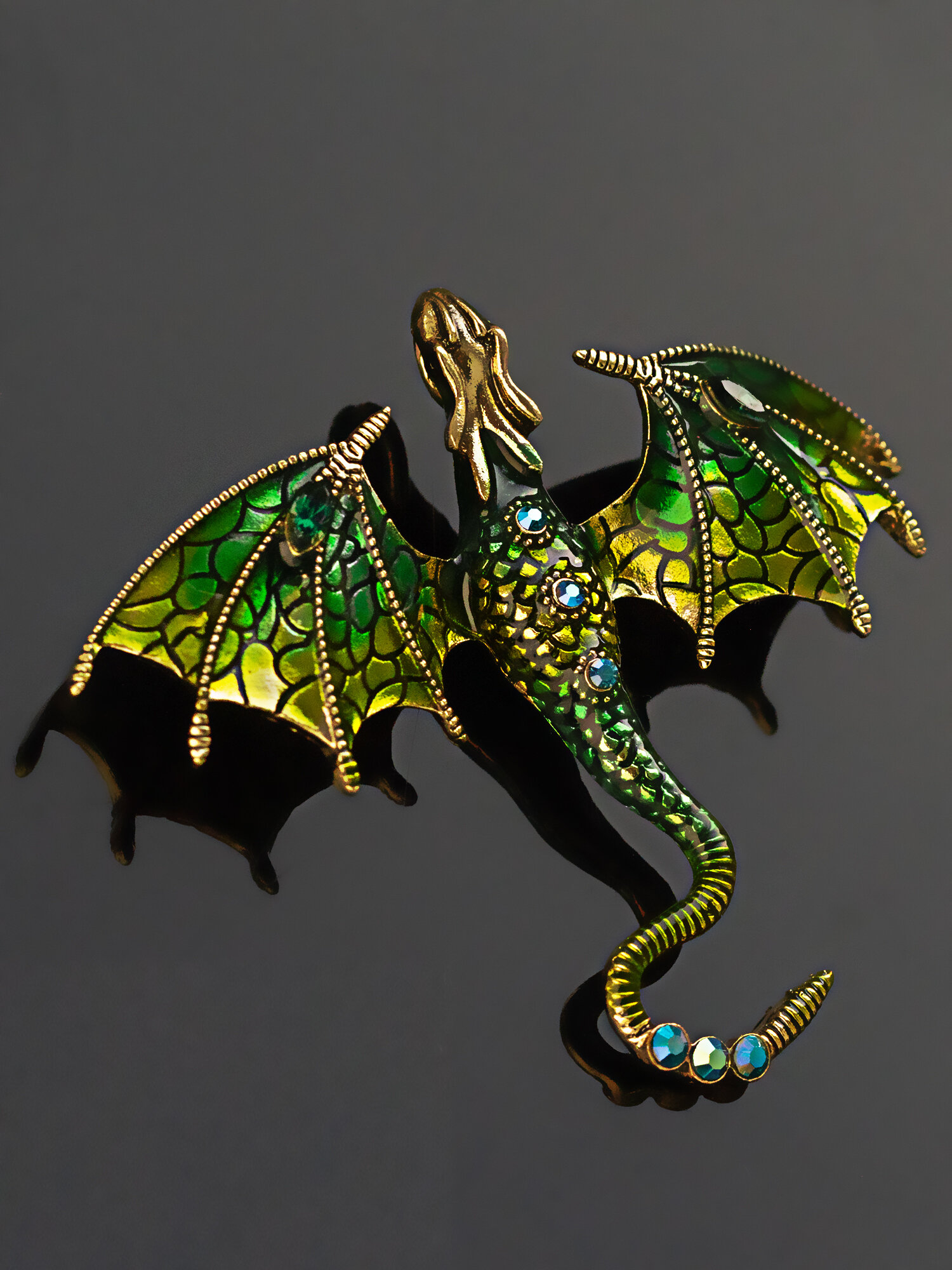 Брошь, стразы