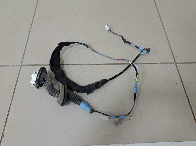 Проводка двери Toyota Corolla E150 2006-2013 кат.номер: 8215412530