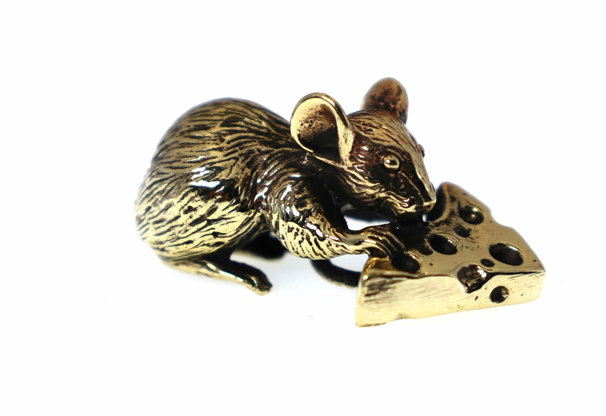 Статуэтка мышка с сыром 1.3 см *3.5 см*1.1 см